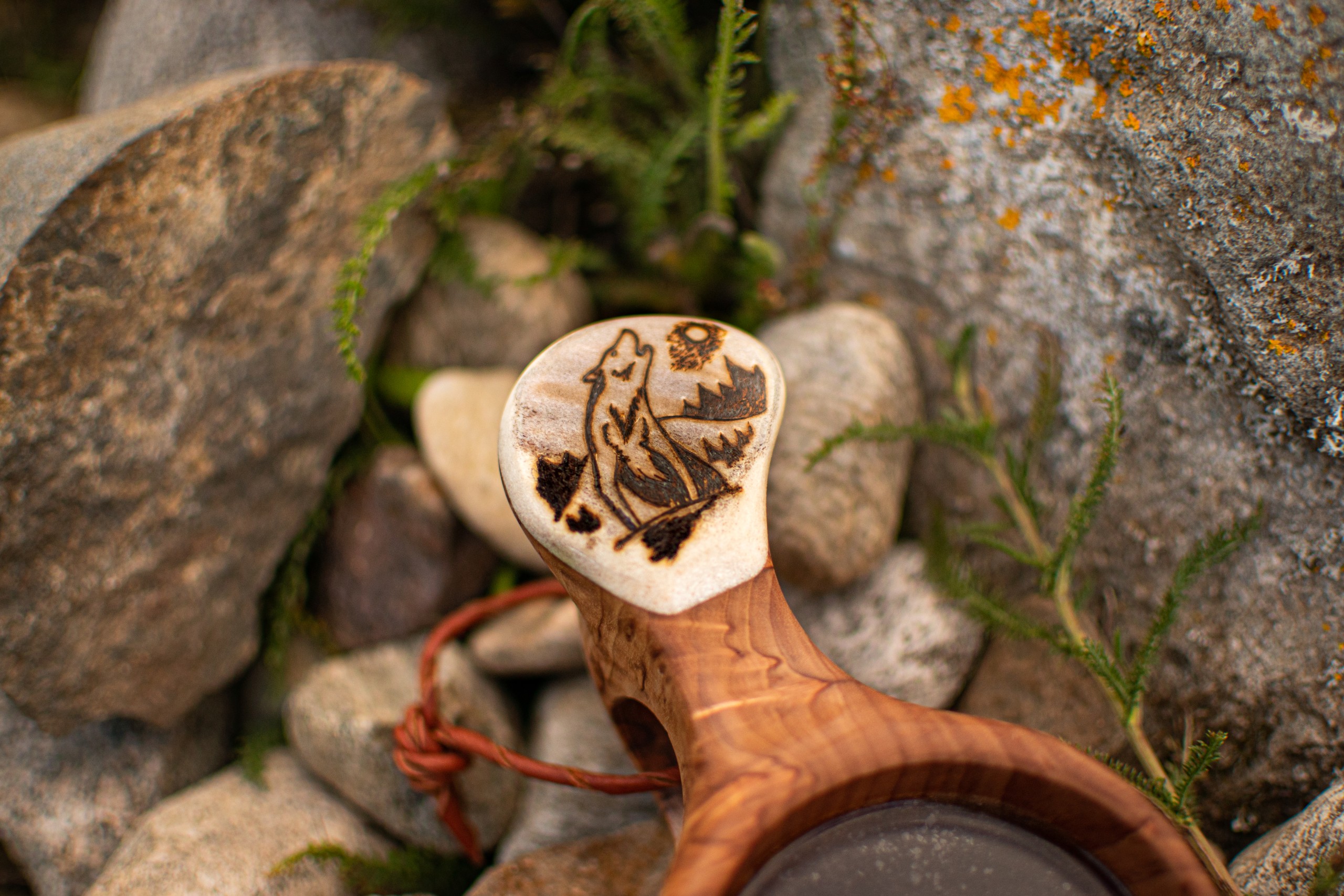 Wolf-Motiv Kuksa: Die finnische Outdoor Tasse | FINNWERK